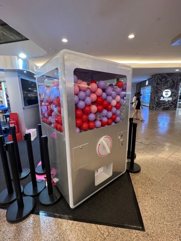 Large Electronic Gashapon Machine - Artcage Rent Sdn Bhd